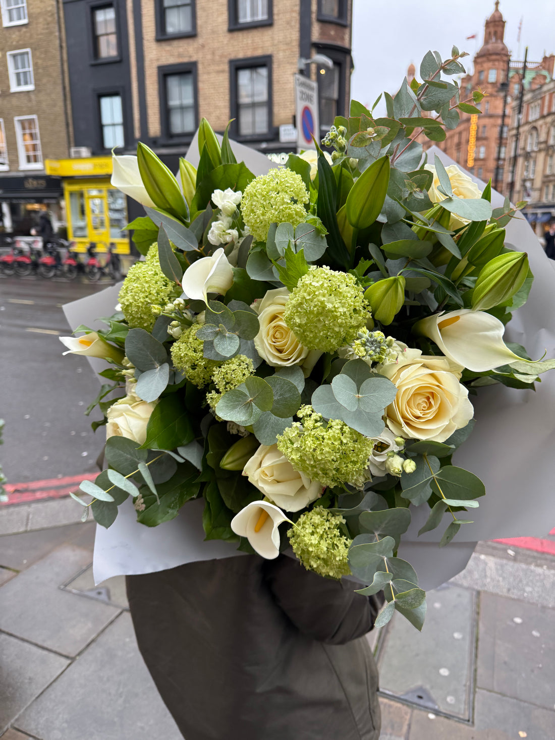 Knightsbridge Flowers – Free Local Delivery | Luxury Florist Opposite